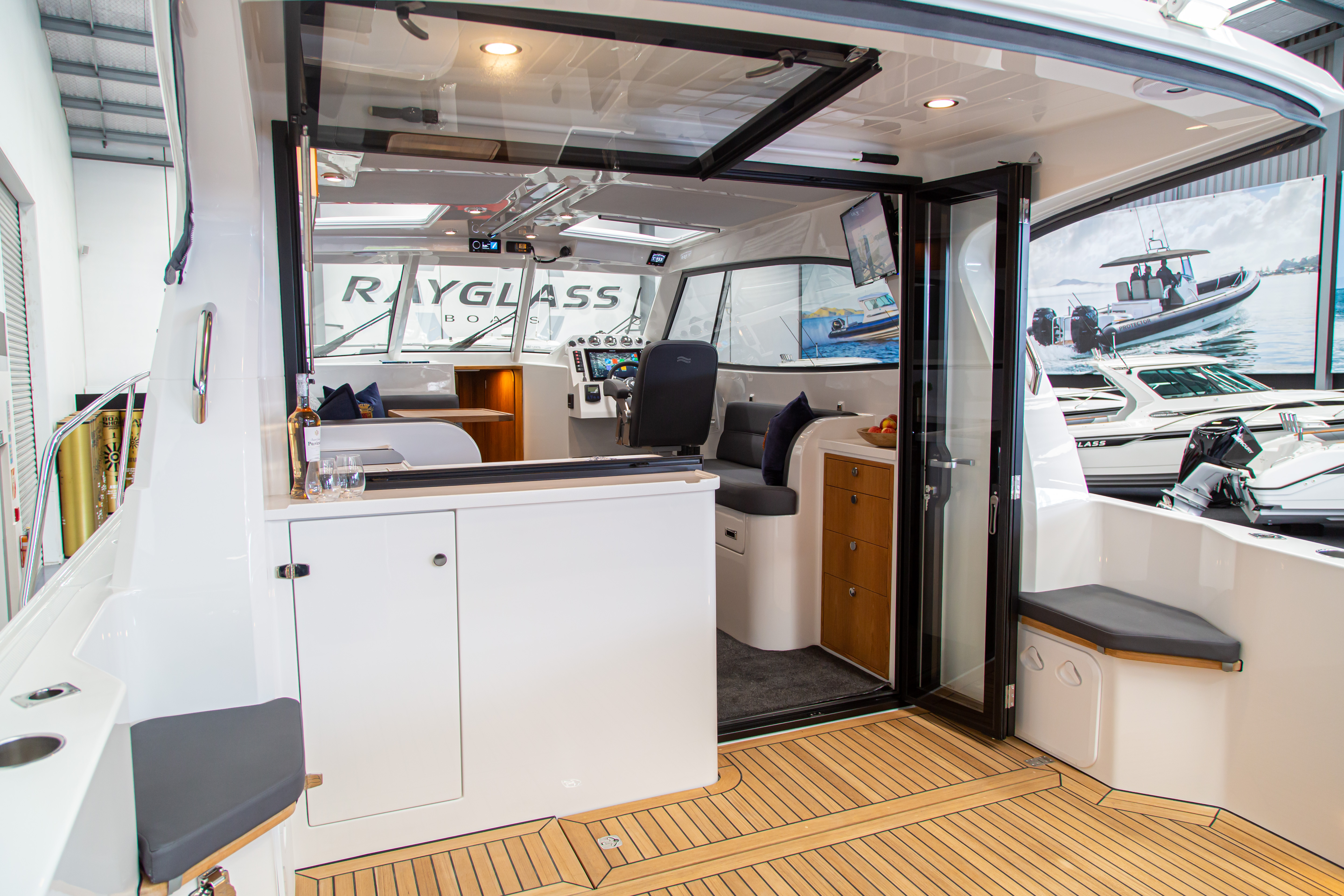 Rayglass 3500 - Your beach house on the sea