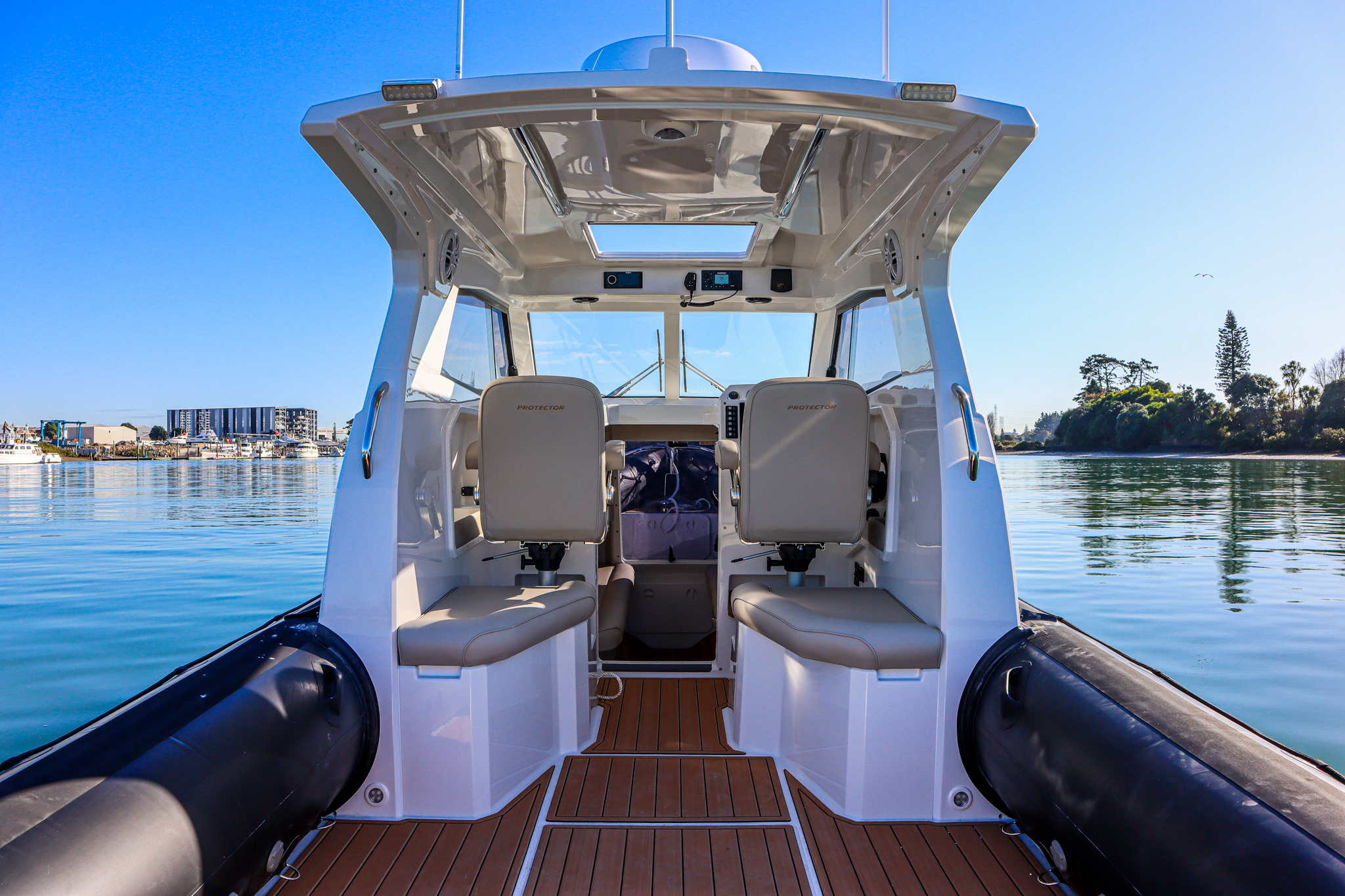 330 Targa - Rayglass Boats