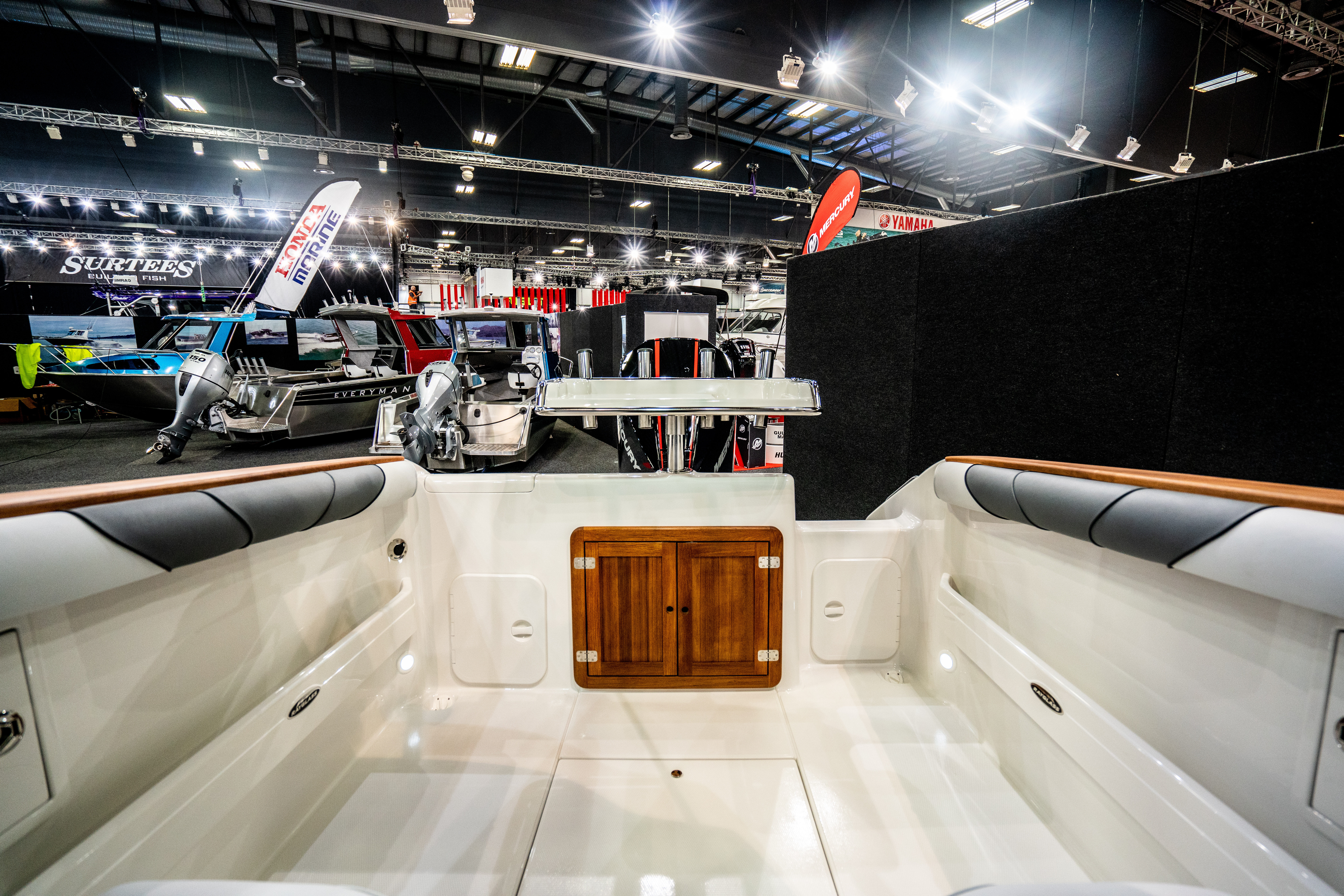 Legend 2200 - Comfortable & capable in a compact package.