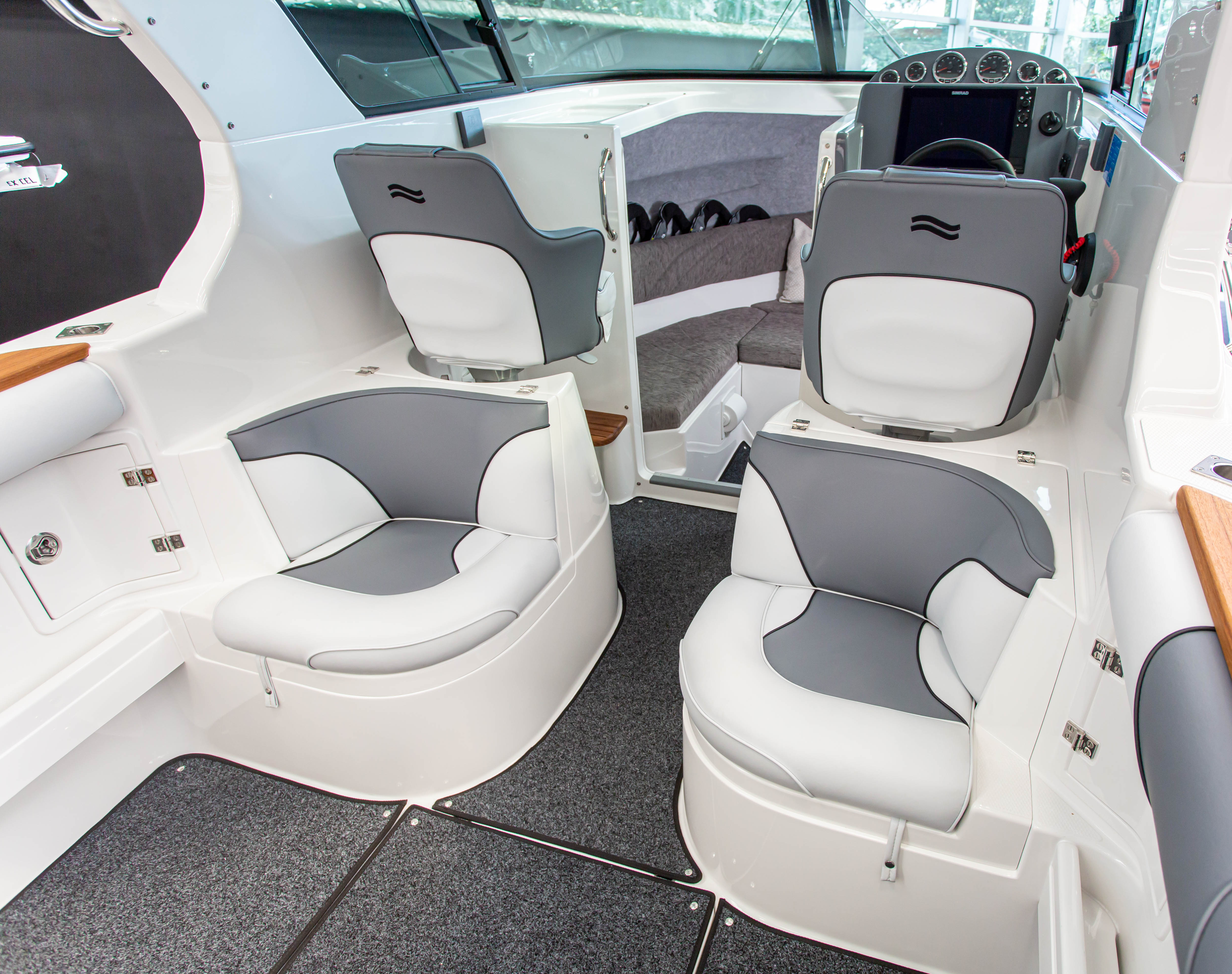 Legend 2200 - Comfortable & capable in a compact package.